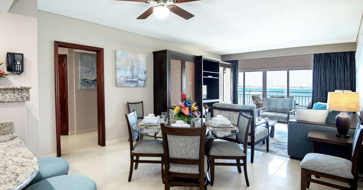 The Villas at Simpson Bay Resort & Marina in Maho Bay - dé ...