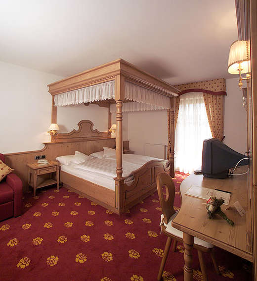 Hotel Flora Selva in Selva di Val Gardena - Wolkenstein in Groeden - dé ...