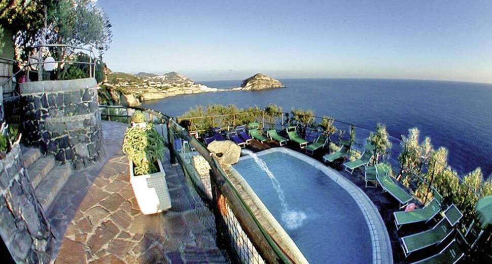 Punta Chiarito Resort in Sant Angelo D'Ischia - dé VakantieDiscounter