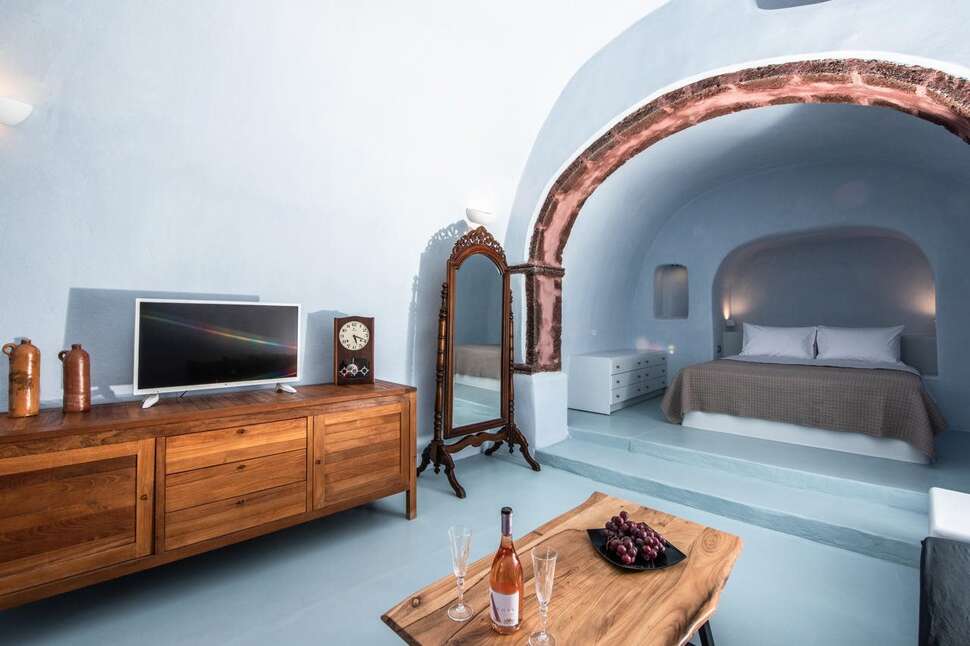 Elia 1968 Cave Houses in Oia - dé VakantieDiscounter