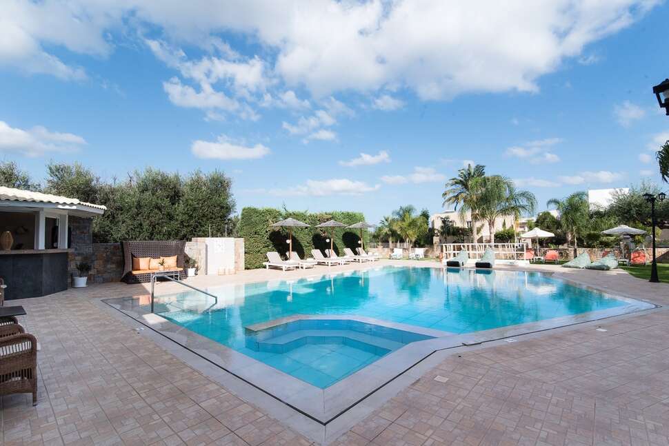Mirage Studios - Malia | HolidayDiscounter